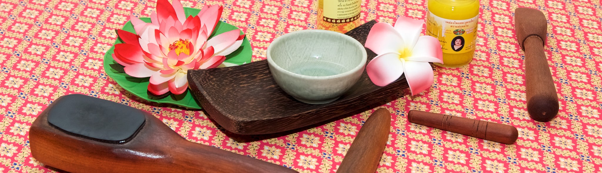 Tok Sen traditional Thai tap massage Zürich